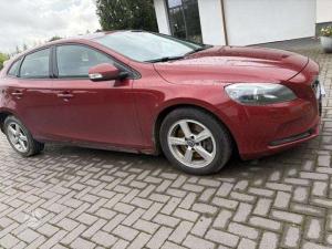 Red Volvo V40 2015 in Marijampole, with an engine capacity of 1.98 L and mileage of 299 thousand km for 10400 €, photo 9 on AUTOMOTO.COM.LV