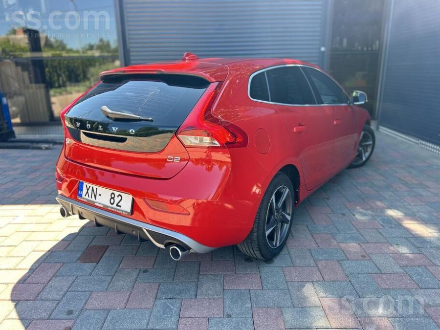 Sarkans Volvo V40 2015 Gulbene, ar dzinēja tilpumu 2.00 L un nobraukumu 348 tūkst. km par 7500 €, foto 5 vietnē AUTOMOTO.COM.LV