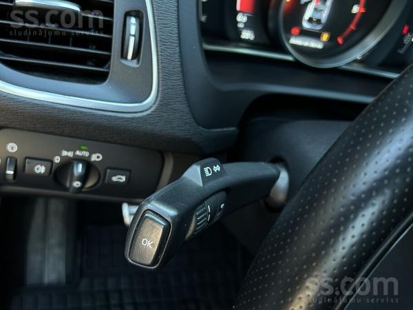 Sarkans Volvo V40 2015 Gulbene, ar dzinēja tilpumu 2.00 L un nobraukumu 348 tūkst. km par 7500 €, foto 7 vietnē AUTOMOTO.COM.LV