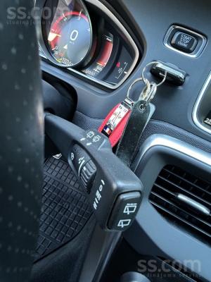 Sarkans Volvo V40 2015 Gulbene, ar dzinēja tilpumu 2.00 L un nobraukumu 348 tūkst. km par 7500 €, foto 13 vietnē AUTOMOTO.COM.LV