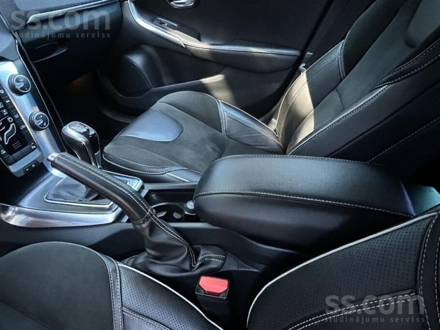 Sarkans Volvo V40 2015 Gulbene, ar dzinēja tilpumu 2.00 L un nobraukumu 348 tūkst. km par 7500 €, foto 16 vietnē AUTOMOTO.COM.LV