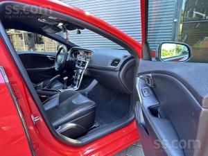 Sarkans Volvo V40 2015 Gulbene, ar dzinēja tilpumu 2.00 L un nobraukumu 348 tūkst. km par 7500 €, foto 18 vietnē AUTOMOTO.COM.LV