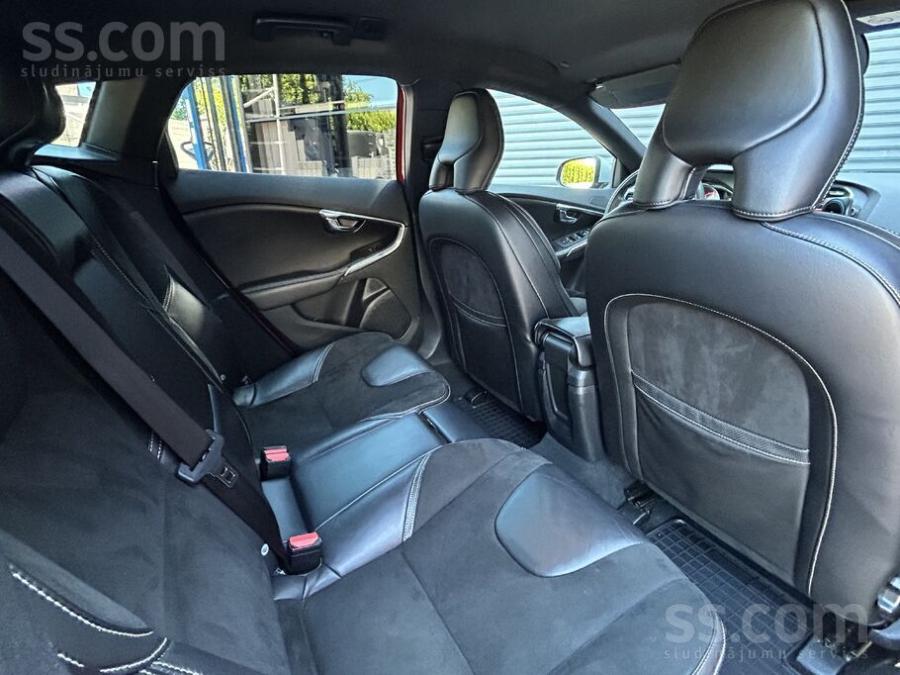 Sarkans Volvo V40 2015 Gulbene, ar dzinēja tilpumu 2.00 L un nobraukumu 348 tūkst. km par 7500 €, foto 19 vietnē AUTOMOTO.COM.LV