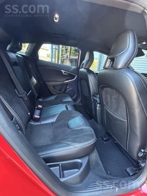 Sarkans Volvo V40 2015 Gulbene, ar dzinēja tilpumu 2.00 L un nobraukumu 348 tūkst. km par 7500 €, foto 20 vietnē AUTOMOTO.COM.LV