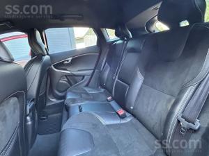 Sarkans Volvo V40 2015 Gulbene, ar dzinēja tilpumu 2.00 L un nobraukumu 348 tūkst. km par 7500 €, foto 21 vietnē AUTOMOTO.COM.LV