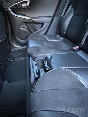 Sarkans Volvo V40 2015 Gulbene, ar dzinēja tilpumu 2.00 L un nobraukumu 348 tūkst. km par 7500 €, foto 23 vietnē AUTOMOTO.COM.LV