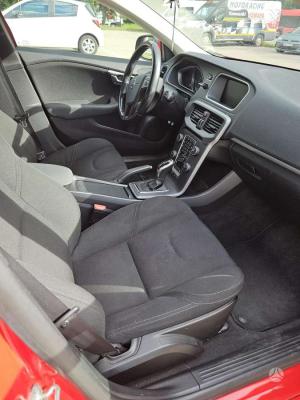 Red Volvo V40 2015 in Vilnius, with an engine capacity of 1.56 L and mileage of 174 thousand km for 5900 €, photo 9 on AUTOMOTO.COM.LV