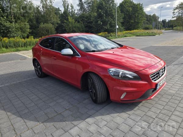 Red Volvo V40 2015 in Jurmala, with an engine capacity of 2.00 L and mileage of 270 thousand km for 7300 €, photo 2 on AUTOMOTO.COM.LV
