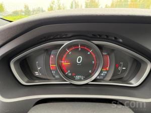 Красный Вольво В40 2015 в Елгава, объемом двигателя 2.00 л и пробегом 225 тыс. км за 5500 €, фото 5 на AUTOMOTO.COM.LV