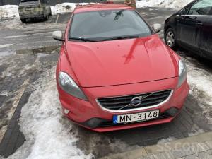 Sarkans Volvo V40 2016 Rīga, ar dzinēja tilpumu 2.00 L un nobraukumu 268 tūkst. km par 6500 €, foto  vietnē AUTOMOTO.COM.LV