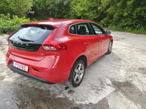 Red Volvo V40 2016 in Vilnius, with an engine capacity of 1.97 L and mileage of 325 thousand km for 4400 €, photo 11 on AUTOMOTO.COM.LV