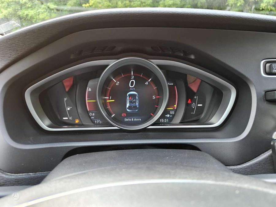Red Volvo V40 2016 in Vilnius, with an engine capacity of 1.97 L and mileage of 325 thousand km for 4400 €, photo 21 on AUTOMOTO.COM.LV