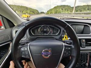 Red Volvo V40 2016 in Vilnius, with an engine capacity of 1.97 L and mileage of 325 thousand km for 4400 €, photo 26 on AUTOMOTO.COM.LV