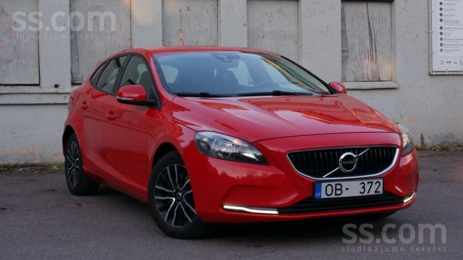 Red Volvo V40 2017 in Riga, with an engine capacity of 2.00 L and mileage of 184 thousand km for 7500 €, photo 1 on AUTOMOTO.COM.LV