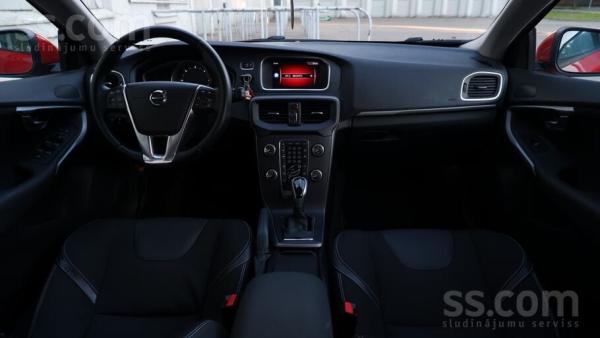 Red Volvo V40 2017 in Riga, with an engine capacity of 2.00 L and mileage of 184 thousand km for 7500 €, photo 7 on AUTOMOTO.COM.LV