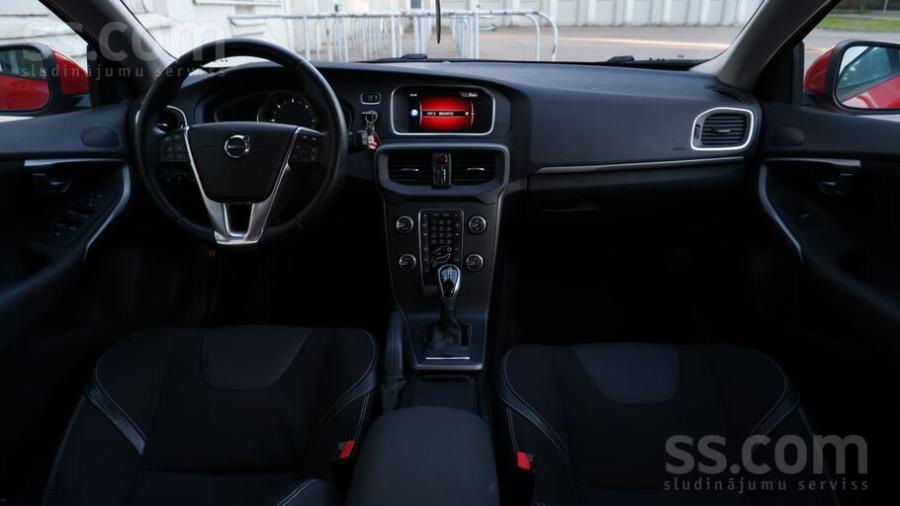 Red Volvo V40 2017 in Riga, with an engine capacity of 2.00 L and mileage of 184 thousand km for 7500 €, photo 8 on AUTOMOTO.COM.LV