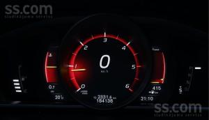Red Volvo V40 2017 in Riga, with an engine capacity of 2.00 L and mileage of 184 thousand km for 7500 €, photo 11 on AUTOMOTO.COM.LV