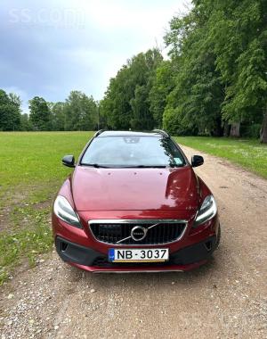 Sarkans Volvo V40 2017 Rīga, ar dzinēja tilpumu 2.00 L un nobraukumu 253 tūkst. km par 11200 €, foto 3 vietnē AUTOMOTO.COM.LV