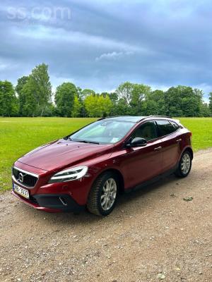 Sarkans Volvo V40 2017 Rīga, ar dzinēja tilpumu 2.00 L un nobraukumu 253 tūkst. km par 11200 €, foto 4 vietnē AUTOMOTO.COM.LV