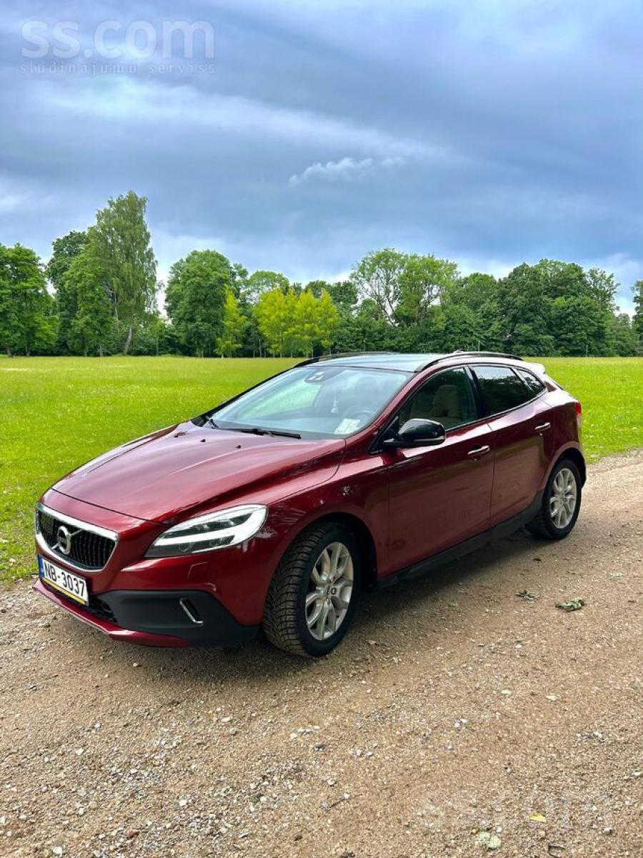 Sarkans Volvo V40 2017 Rīga, ar dzinēja tilpumu 2.00 L un nobraukumu 253 tūkst. km par 11200 €, foto 4 vietnē AUTOMOTO.COM.LV
