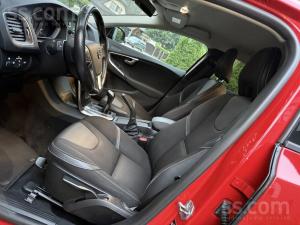 Sarkans Volvo V40 2017 Rīga, ar dzinēja tilpumu 2.00 L un nobraukumu 260 tūkst. km par 7980 €, foto 10 vietnē AUTOMOTO.COM.LV