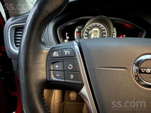 Sarkans Volvo V40 2017 Rīga, ar dzinēja tilpumu 2.00 L un nobraukumu 260 tūkst. km par 7980 €, foto 20 vietnē AUTOMOTO.COM.LV