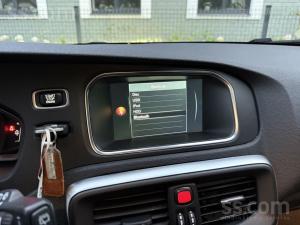 Sarkans Volvo V40 2017 Rīga, ar dzinēja tilpumu 2.00 L un nobraukumu 260 tūkst. km par 7980 €, foto 26 vietnē AUTOMOTO.COM.LV