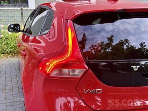 Sarkans Volvo V40 2017 Rīga, ar dzinēja tilpumu 2.00 L un nobraukumu 260 tūkst. km par 7980 €, foto 34 vietnē AUTOMOTO.COM.LV