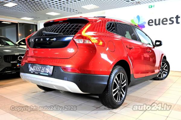 Sarkans Volvo V40 2018 Tallina, ar dzinēja tilpumu 2.00 L un nobraukumu 106 tūkst. km par 15990 €, foto 3 vietnē AUTOMOTO.COM.LV