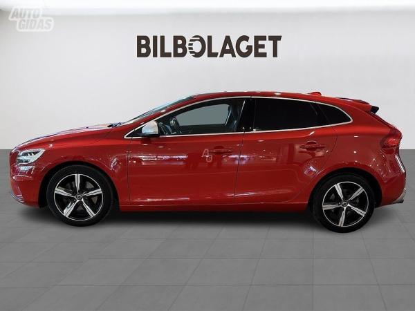 Sarkans Volvo V40 2019 Kauņa, ar dzinēja tilpumu 0.00 L un nobraukumu 86 tūkst. km par 23400 €, foto 2 vietnē AUTOMOTO.COM.LV
