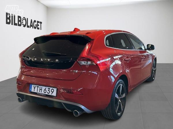 Sarkans Volvo V40 2019 Kauņa, ar dzinēja tilpumu 0.00 L un nobraukumu 86 tūkst. km par 23400 €, foto 4 vietnē AUTOMOTO.COM.LV