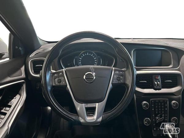 Sarkans Volvo V40 2019 Kauņa, ar dzinēja tilpumu 0.00 L un nobraukumu 86 tūkst. km par 23400 €, foto 9 vietnē AUTOMOTO.COM.LV