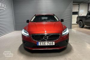 Red Volvo V40 2019 in Kaunas, with an engine capacity of 0.00 L and mileage of 13 thousand km for 27204 €, photo 2 on AUTOMOTO.COM.LV