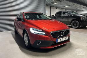 Red Volvo V40 2019 in Kaunas, with an engine capacity of 0.00 L and mileage of 13 thousand km for 27204 €, photo 3 on AUTOMOTO.COM.LV