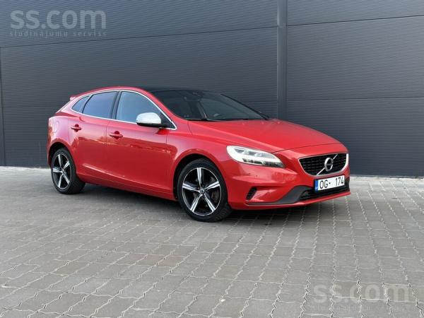 Red Volvo V40 2020 in Riga, with an engine capacity of 1.50 L and mileage of 201 thousand km for 13500 €, photo 2 on AUTOMOTO.COM.LV