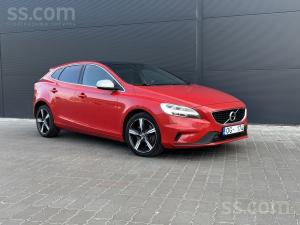 Red Volvo V40 2020 in Riga, with an engine capacity of 1.50 L and mileage of 201 thousand km for 13500 €, photo 3 on AUTOMOTO.COM.LV