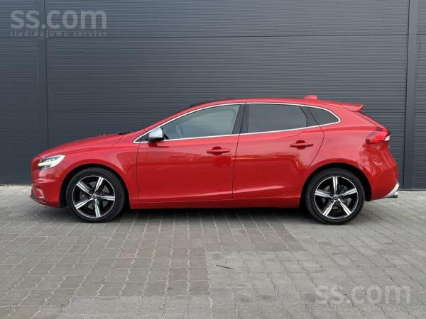 Red Volvo V40 2020 in Riga, with an engine capacity of 1.50 L and mileage of 201 thousand km for 13500 €, photo 6 on AUTOMOTO.COM.LV