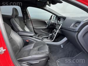 Red Volvo V40 2020 in Riga, with an engine capacity of 1.50 L and mileage of 201 thousand km for 13500 €, photo 9 on AUTOMOTO.COM.LV