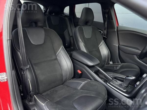 Red Volvo V40 2020 in Riga, with an engine capacity of 1.50 L and mileage of 201 thousand km for 13500 €, photo 9 on AUTOMOTO.COM.LV