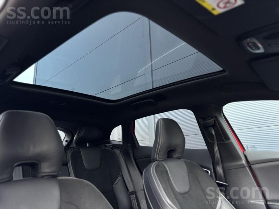 Red Volvo V40 2020 in Riga, with an engine capacity of 1.50 L and mileage of 201 thousand km for 13500 €, photo 11 on AUTOMOTO.COM.LV