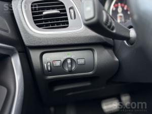 Red Volvo V40 2020 in Riga, with an engine capacity of 1.50 L and mileage of 201 thousand km for 13500 €, photo 17 on AUTOMOTO.COM.LV