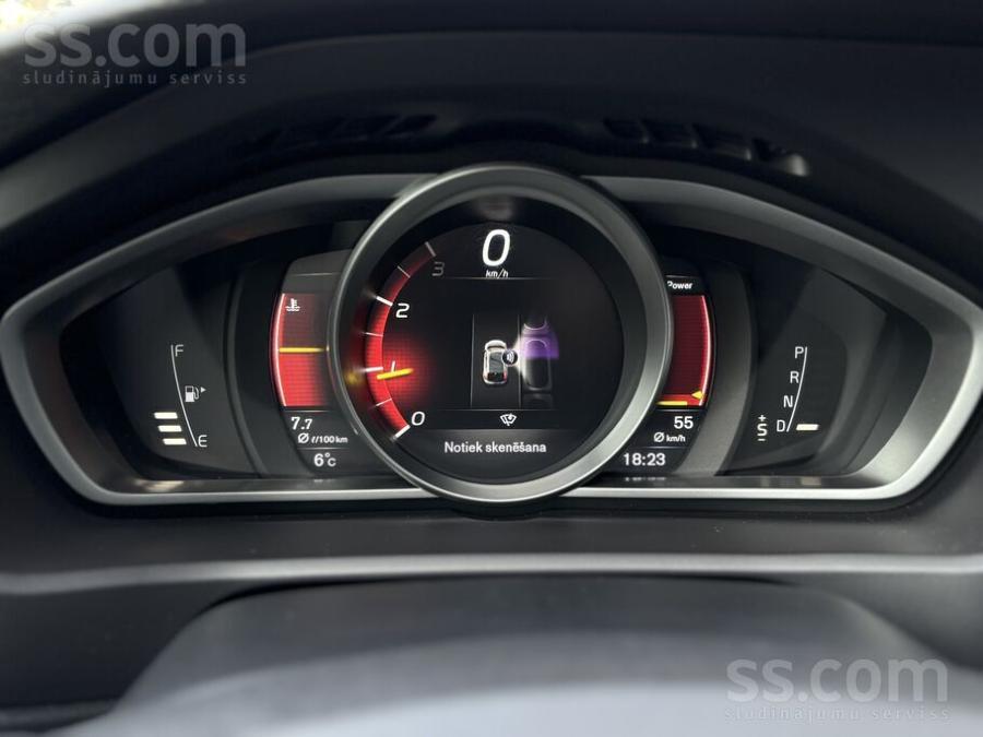Red Volvo V40 2020 in Riga, with an engine capacity of 1.50 L and mileage of 201 thousand km for 13500 €, photo 19 on AUTOMOTO.COM.LV