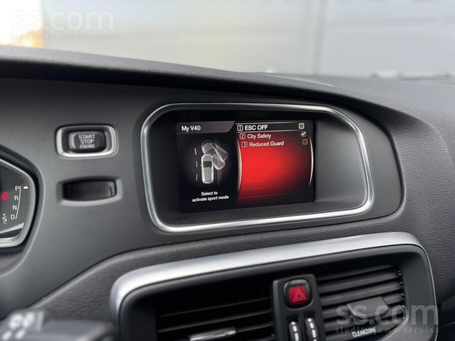 Red Volvo V40 2020 in Riga, with an engine capacity of 1.50 L and mileage of 201 thousand km for 13500 €, photo 23 on AUTOMOTO.COM.LV