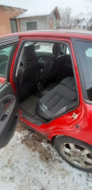 Sarkans Volvo V40 1996 Valmiera, ar dzinēja tilpumu 1.60 L un nobraukumu 438 tūkst. km par 300 €, foto 6 vietnē AUTOMOTO.COM.LV
