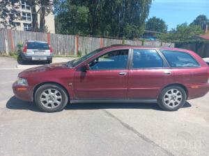 Sarkans Volvo V40 2004 Rīga, ar dzinēja tilpumu 1.90 L un nobraukumu 326 tūkst. km par 900 €, foto 4 vietnē AUTOMOTO.COM.LV