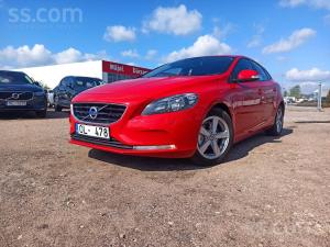 Sarkans Volvo V40 2012 Daugavpils, ar dzinēja tilpumu 1.60 L un nobraukumu 0 tūkst. km par 5500 €, foto  vietnē AUTOMOTO.COM.LV