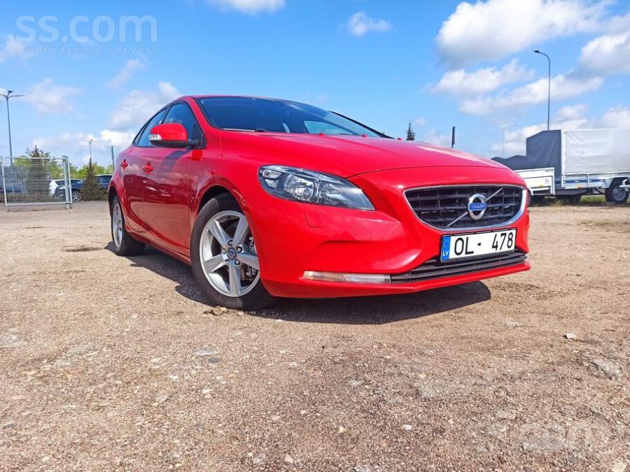 Sarkans Volvo V40 2012 Daugavpils, ar dzinēja tilpumu 1.60 L un nobraukumu 0 tūkst. km par 5500 €, foto 3 vietnē AUTOMOTO.COM.LV