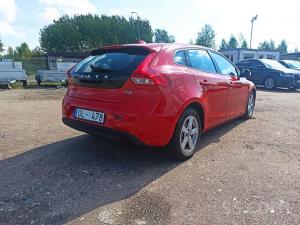 Sarkans Volvo V40 2012 Daugavpils, ar dzinēja tilpumu 1.60 L un nobraukumu 0 tūkst. km par 5500 €, foto 8 vietnē AUTOMOTO.COM.LV
