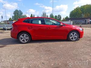 Sarkans Volvo V40 2012 Daugavpils, ar dzinēja tilpumu 1.60 L un nobraukumu 0 tūkst. km par 5500 €, foto 9 vietnē AUTOMOTO.COM.LV