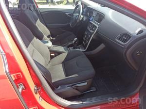 Sarkans Volvo V40 2012 Daugavpils, ar dzinēja tilpumu 1.60 L un nobraukumu 0 tūkst. km par 5500 €, foto 15 vietnē AUTOMOTO.COM.LV